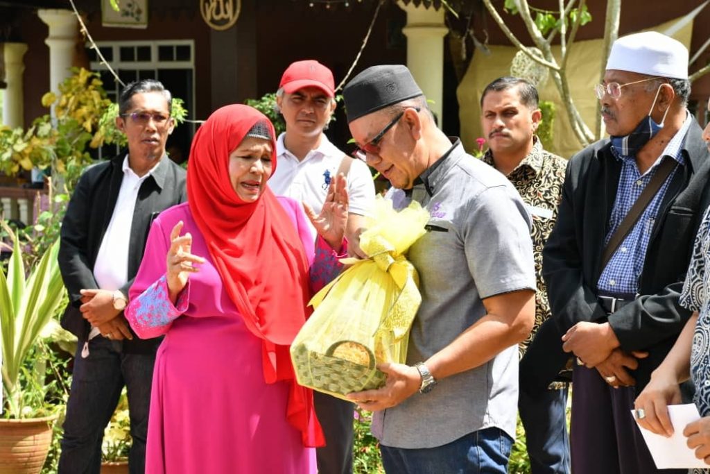 FINAS PRIHATIN BERSAMA PENGGIAT INDUSTRI - PN. RUMINAH SIDEK - Finas